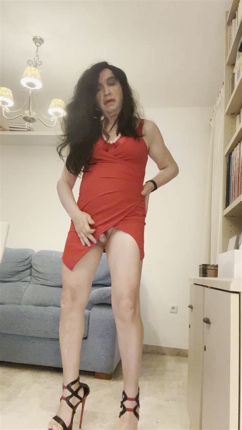 Daniela Monroe Spanish Tv Posing Sexy Beautiful Legs Red Dress