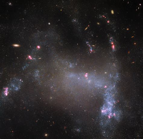 Telescópio Espacial Hubble Captura Imagem Impressionante Da Galáxia