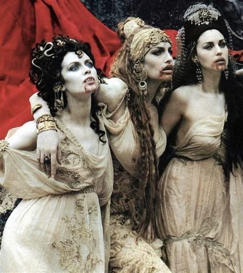 Vampira🦇 On Twitter Draculas Brides Bram Stokers Dracula Vampire