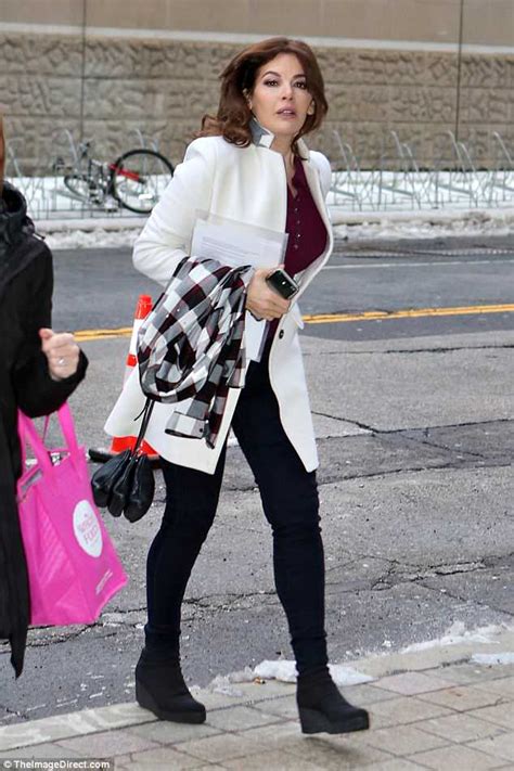 Nigella Lawson Shows Off Terrific Slimmer Figure In Canada Daily Mail Online