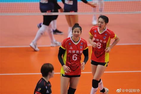 女子排超半决赛：上海、天津先下一城深圳队福建队外援