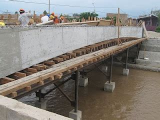 REPORTAJE A ICA Aceleran construcción de obra del Puente Puno en perjuicio de familias