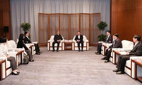 威海市人民政府 今日威海 闫剑波会见哈尔滨工业大学客人