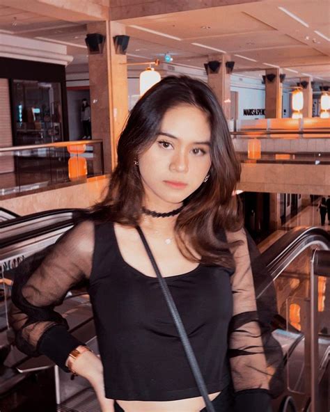 Potret Terbaru Dwinda Ratna Usai Bercerai Dengan Furry Setya