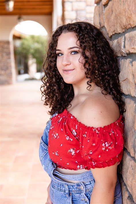 The Difference Between Senior Portraits Vs Class Pictures