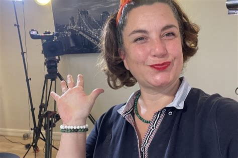 Langon La Medium Marie Laure Perron Dans Un Dîner Presque Parfait