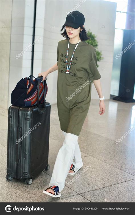 Chinese Model Liu Wen Arrives Beijing Capital International Airport