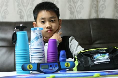 손근육발달과집중력놀이 컵쌓기놀이로 성취감및두뇌회전발달을 길러보자 네이버 블로그