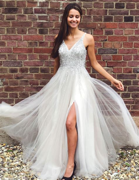 Long Ball Gown With Tulle Skirt And Rhinestone Bodice Invitadisima