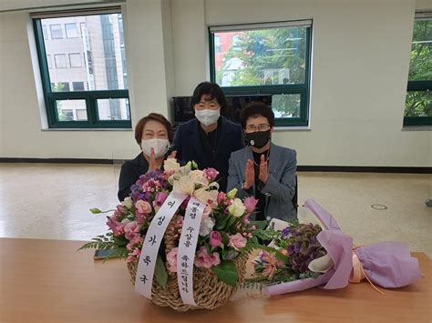 인천여성가족재단 2021년 제26회 양성평등주간 기념식에서 인천여성가족재단 원미정 대표이사님이 대통령