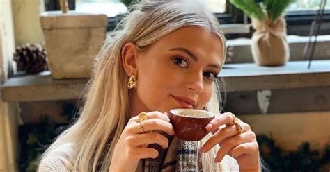 Itv Coronation Streets Lucy Fallon Supported By Helen Flanagan As She