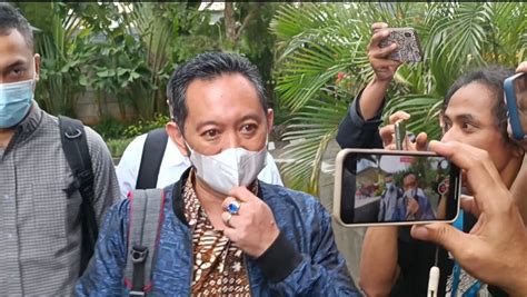 Andhi Pramono Pakai Cincin Blue Sapphire Ke Kpk Dari Kiai Saya News