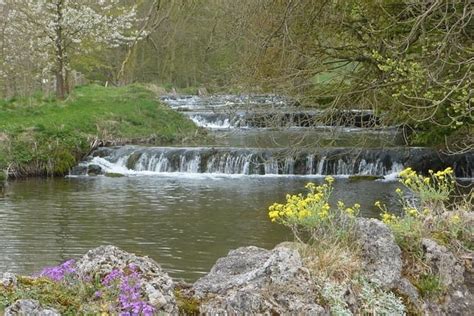 23 Scenic Walks That Are Perfect For A 2025 Day Trip Across Derbyshire