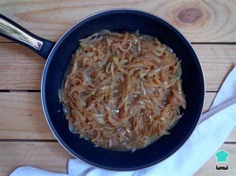 Cebolla caramelizada sin azúcar con vino blanco Fácil