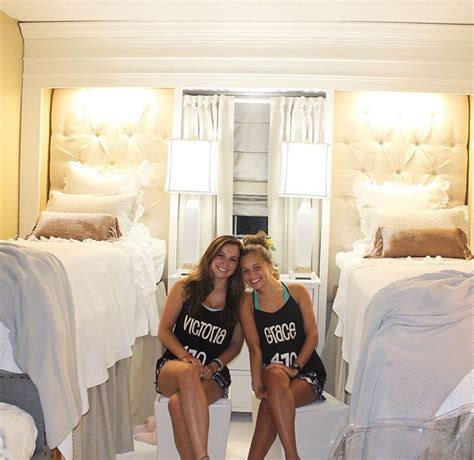 15 Unique Ways Ole Miss Girls Are Decorating Their Dorm Rooms In 2020 Ole Miss Dorm Rooms Ole