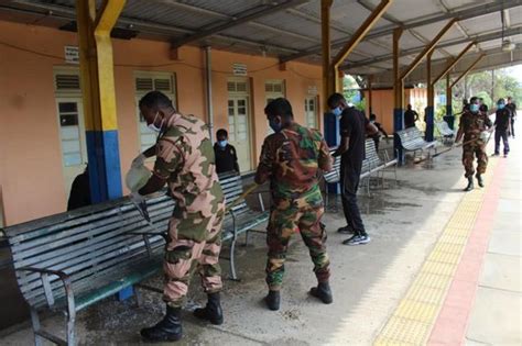 ශ්‍රී ලංකාවේ ත්‍රිවිධ හමුදා පිරිස් බලය දැන් රටට බරක් ද Bbc News සිංහල