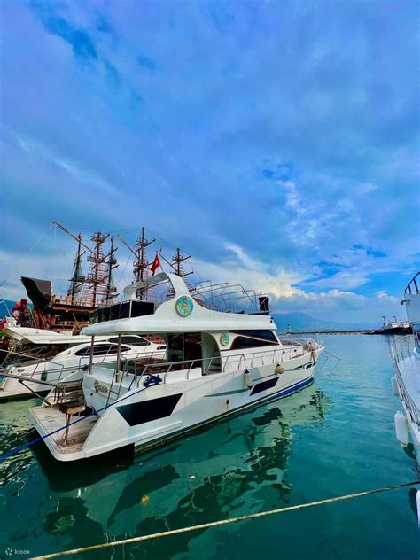 Alanya Luxury Shared Vip Yacht Tour With Lunch And Unlimited Soft Drin