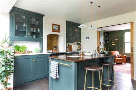 19 Kitchens With Reeded Glass Doors Houzz Uk