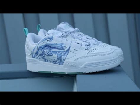 Adidas ADI2000 Yugioh Blue Eyes White Dragon Review Unboxing On