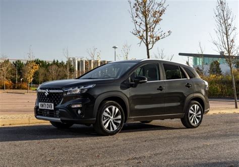 Фото Suzuki S-CROSS - фотографии Сузуки С-Кросс