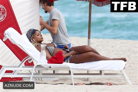 Mary J Blige In Bikini In Miami Aznude