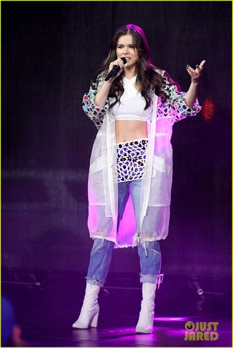 Hailee Steinfeld Performs Starving In The Rain For Today Show Video Photo
