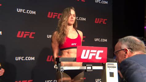 Video Watch Ronda Rousey And Her Ripped Abs Make Weight For Ufc 207