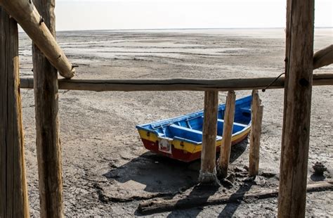 حجم دریاچه ارومیه نسبت به میانگین بلند مدت ١٥ میلیارد متر مکعب کاهش یافت Kurdpress