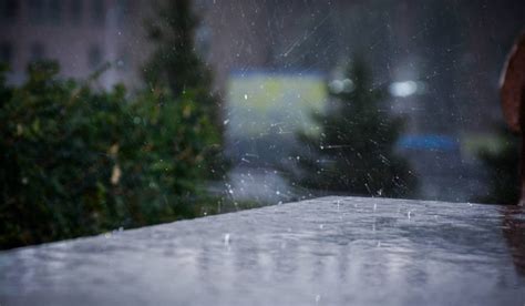 Үер ус мөндөр нөөлөг салхины аюулаас сэрэмжтэй байхыг Aнхааруулж байна Record Mn