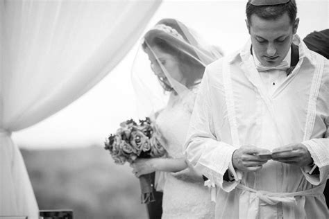 Ashkenazi Jewish Wedding Traditions