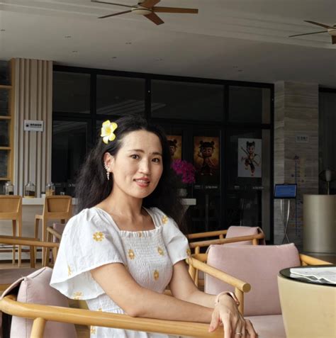 Otgonzaya Хүмүүний биеийг олж төрсөн сүнс нь өөрийгөө олох нь амар