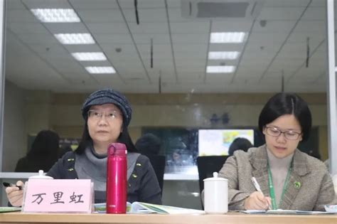 专业指导促成长扎实教研提质量 园区小学英语教研员万里虹老师莅临三实小指导教学工作 校园传真 新闻中心 苏州工业园区教育网