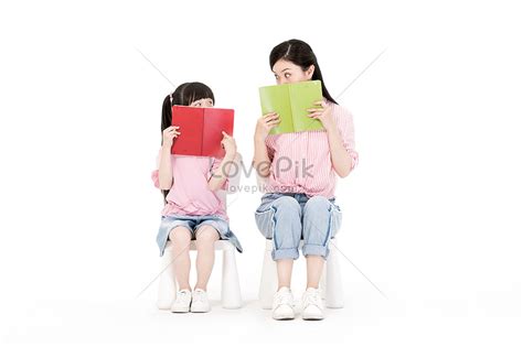 어머니와 딸 독서