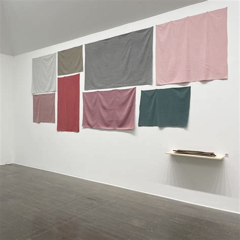 ケアとは何か。「ケアリング／マザーフッド」展でその在り方を問い直す｜美術手帖