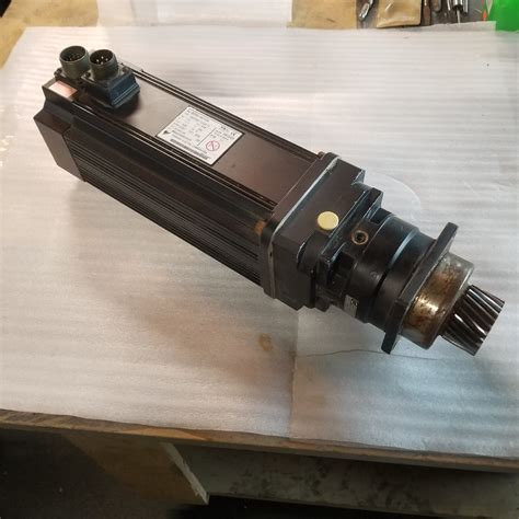 Yaskawa Electric Corp USAGED 13V22 H AC Servo Motor 1500 RPM Coast