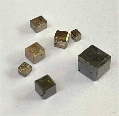 Black Squre Cut Diamond For Jewelry Weight 1359 Carat At ₹ 3500