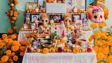 ¿sabes Que Se Debe Poner En El Altar Del Día De Muertos