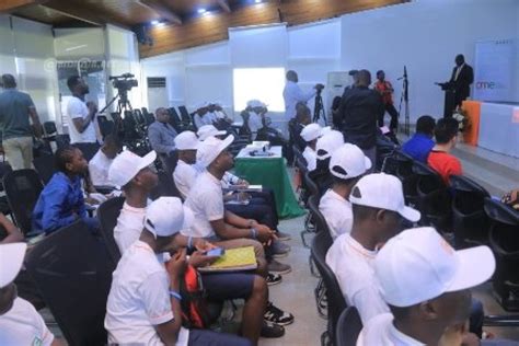 Olympiades de mathématiques élèves en stage de formation pour mieux préparer le