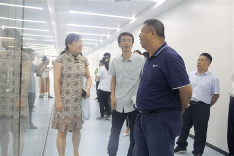 校企资源共享 产学合作共赢青岛农业大学动物医学院专家团来齐鲁动保兽药公司参观交流吴连勇