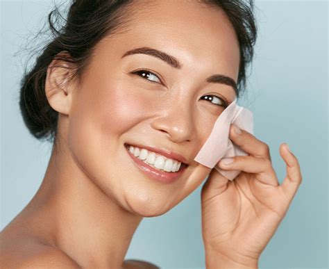 How To Help Keep Oily Skin From Looking Shiny Proactiv