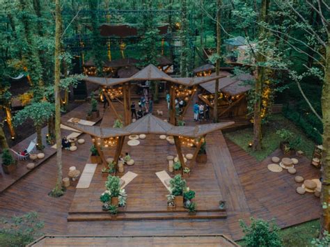 განსაკუთრებული ექსტერიელი უნიკალური ლანდშაფტი სახასიათო ინტერიერი ზღვისპირა ქალაქის პირველი