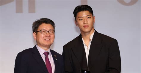 교육부 홍보대사로 위촉된 황희찬