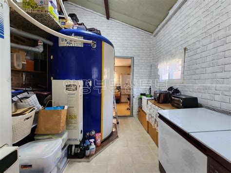 잘 가꾸어진 아름다운 정원과 연못이 있는 들꽃향 가득한 남향의 햇살 좋은 평화로운 집 양평부동산튜브