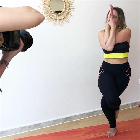 SECUENCIA DE YOGA PARA REDUCIR EL ESTRÉS Karma Yoga