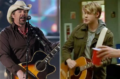 Toby Keiths ‘red Solo Cup Gets The ‘glee Treatment In New Video