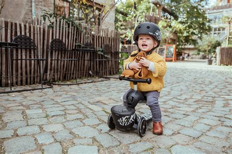 Highwaykick 1 Lifestyle | Scoot and Ride