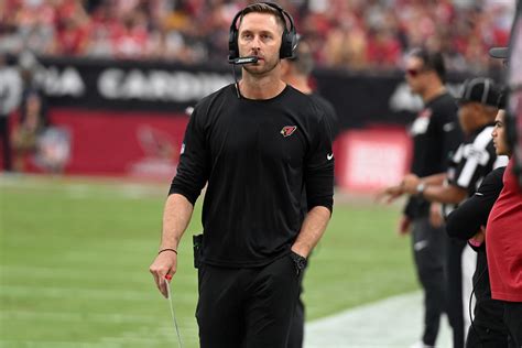 Kliff Kingsburys Girlfriend Veronica Bielik Models Bikini In Pool