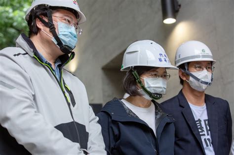 視察基隆塔！蔡英文讚林右昌、蔡適應 盼新市長延續光榮 Beanfun