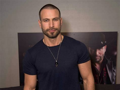 Rafael Amaya R Ladyboners