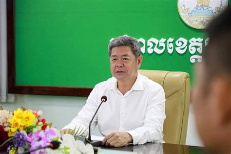 លោក គួច ចំរើន ជួបសំណេះសំណាលជាមួយក្រុមកីឡាករបាល់ទះរដ្ឋបាលបាលខេត្តព្រះសីហនុ